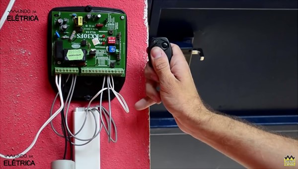 Portão de garagem, como codificar o controle de portão? Portão de garagem, como codificar o controle de portão?